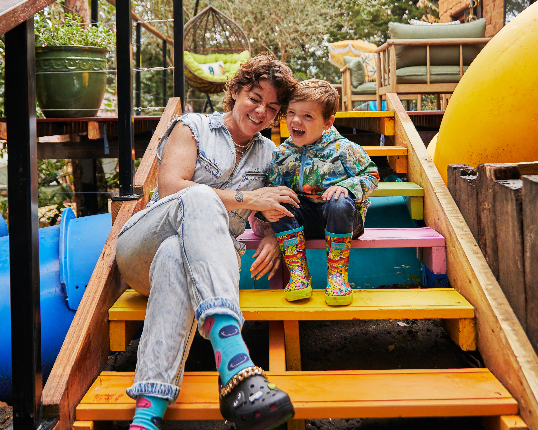 Inside The Home Of Rainbow Queen Em Rusciano – Kip&Co