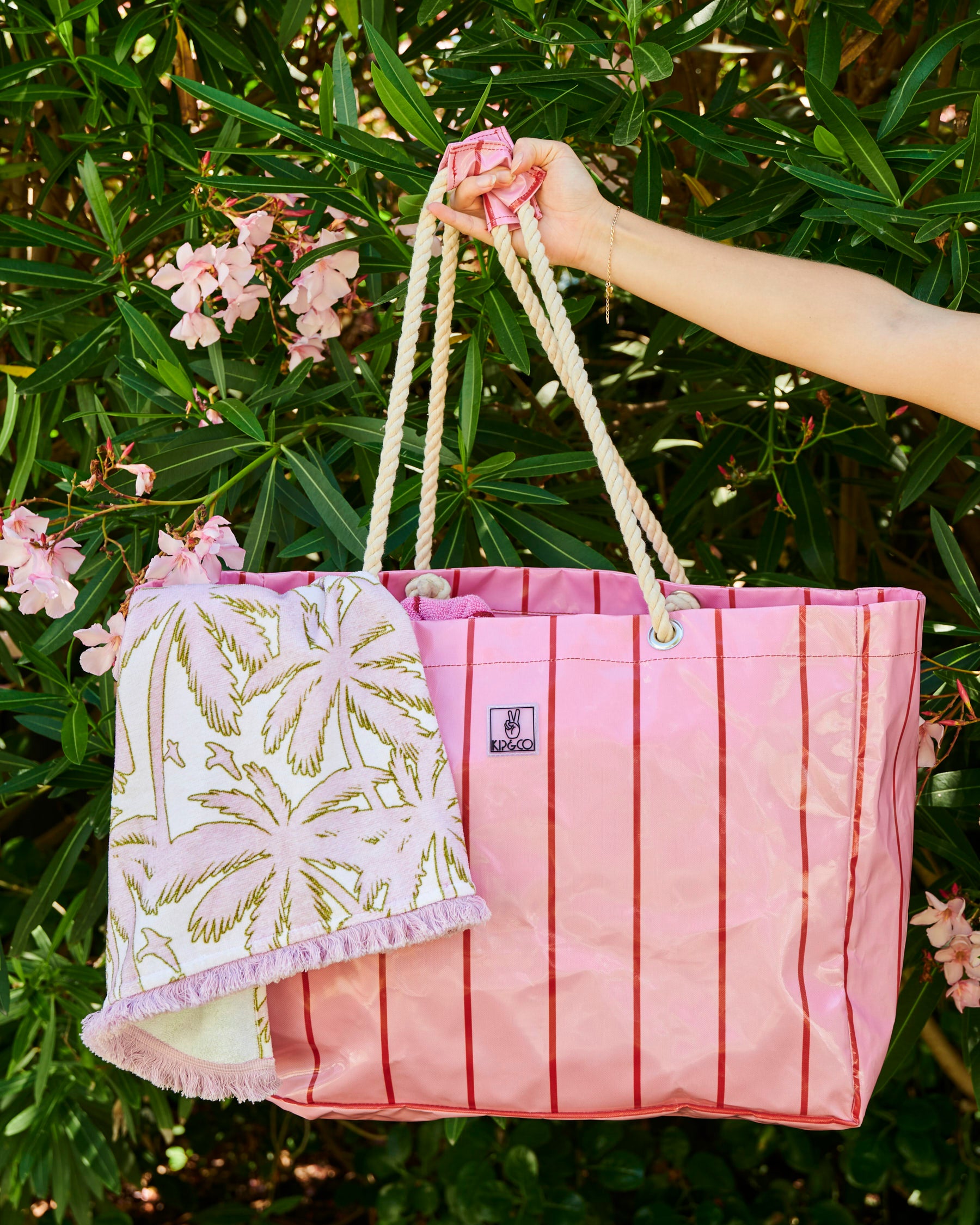 Iced Vovo Stripe Carry All – Kip&Co